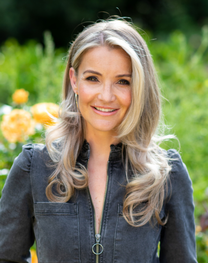 Contact Helen Skelton's Agent - Saatchi